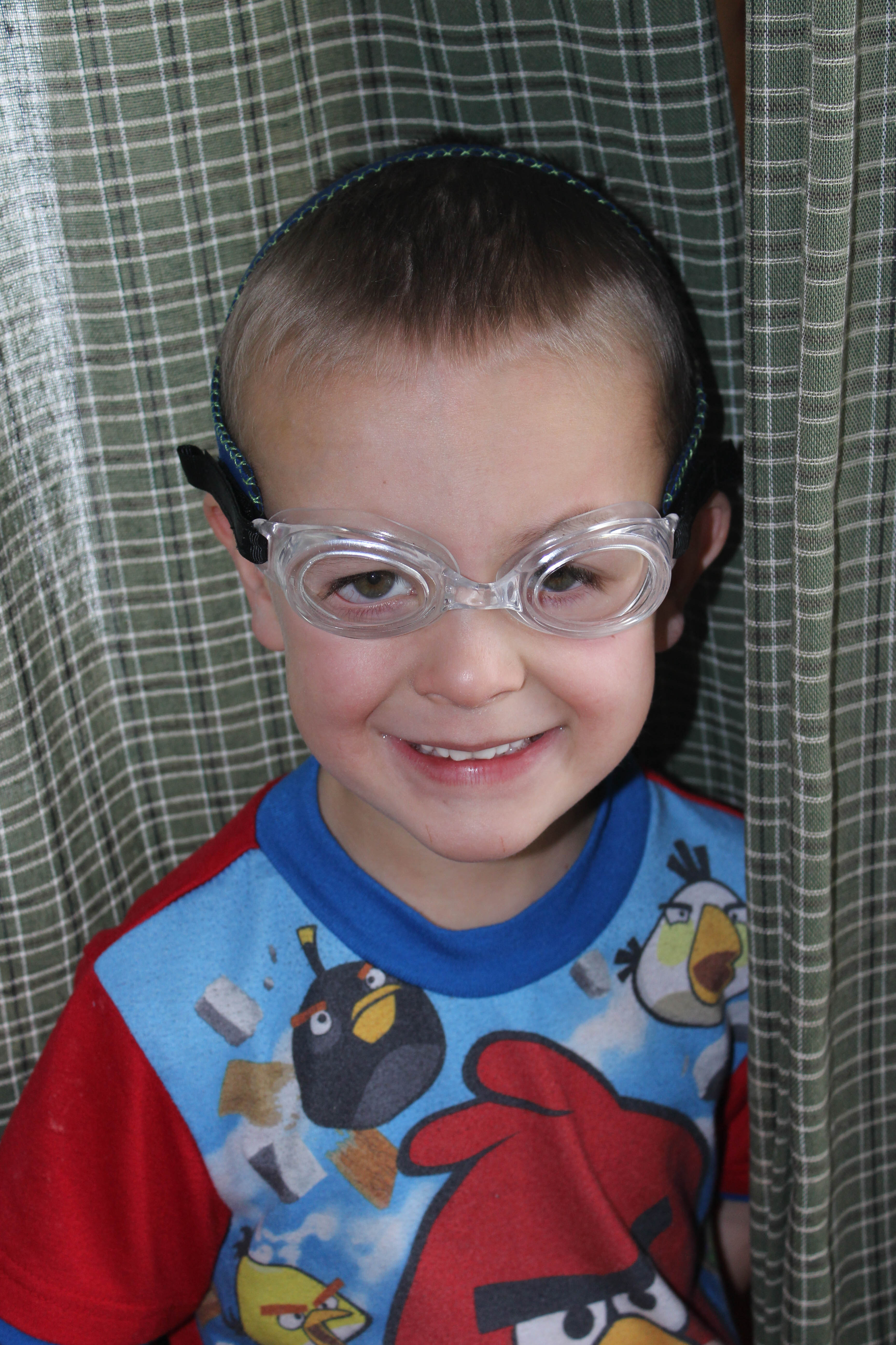 Frogglez Goggles for Kids - Central Minnesota Mom
